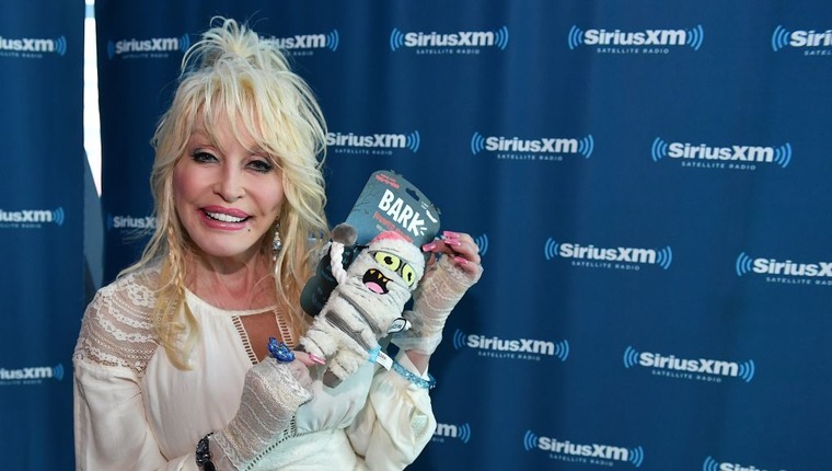 Dolly Parton Launches 'Doggy Parton' Pet Line | DogTime