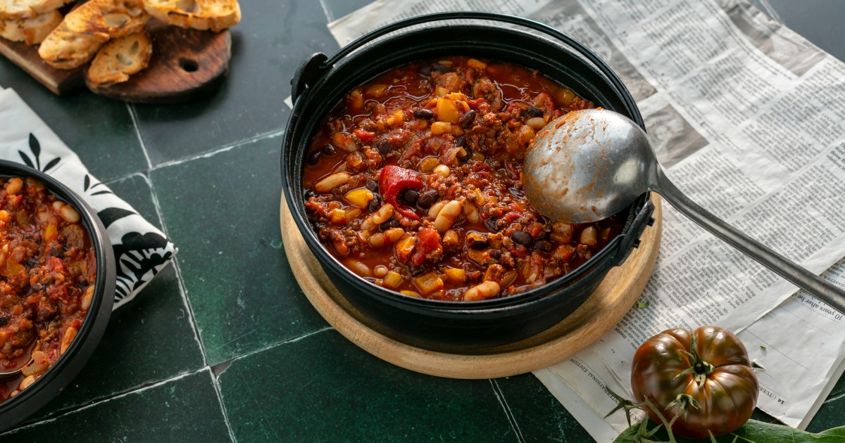 Can Dogs Eat Chili? Is Chili Safe For Dogs? - DogTime